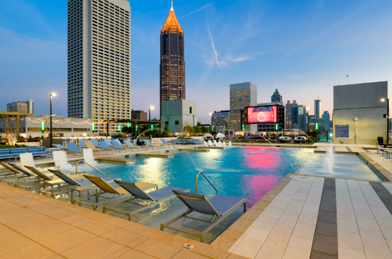 Midtown Atlanta Student Apartment Review: The Standard Atlanta